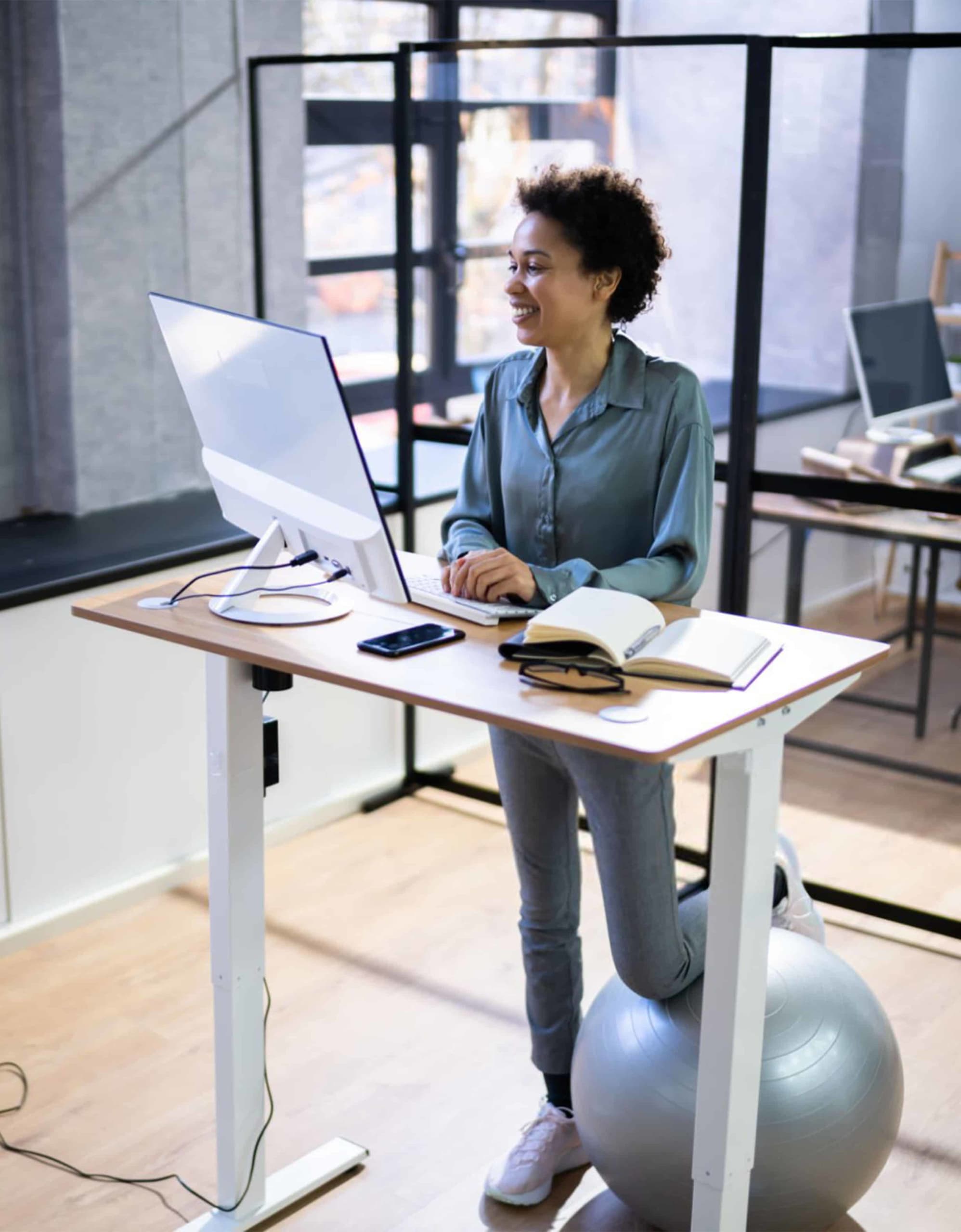 BOSQ | Best Office Chairs & Office Furniture Solutions in UAE